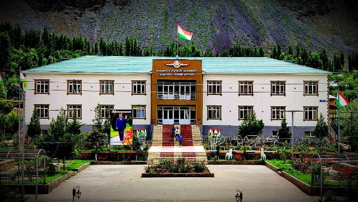 В Шугнане развернуты работы по благоустройству и строительству в честь ...