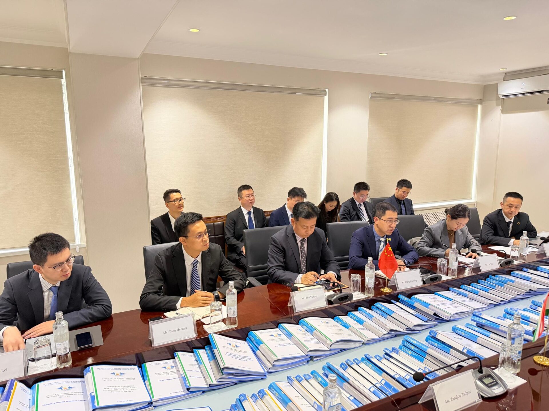 Таджикистан и Китай обсудили перспективу закупки самолетов COMAC и ...